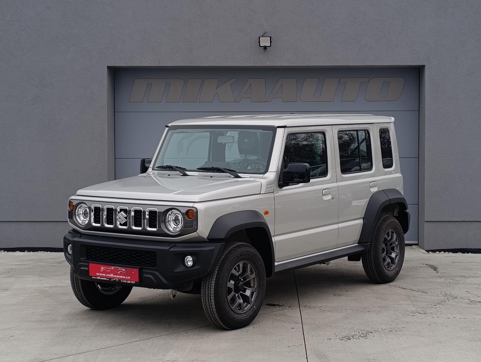 Suzuki Jimny 1.5 ALLGRIP LONG 75kW 4X4 GLX | Největší inzerce ...